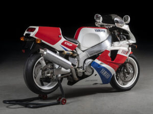 Yamaha FZR 750 R 1989 à vendre chez Classic Motorbikes