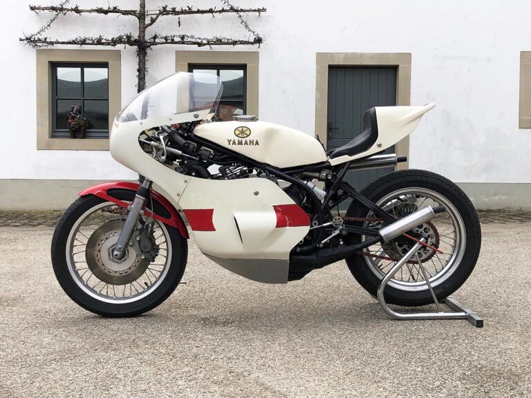 Yamaha TZ 750 D 1977 for sale at Classic Motorbikes