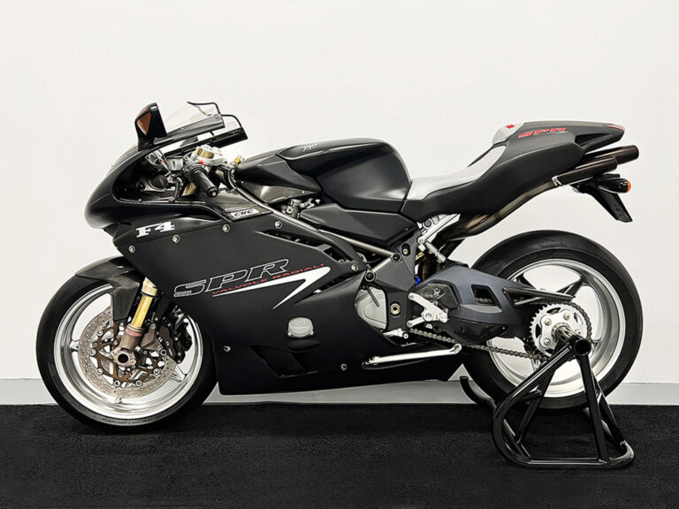 MV F4 750 SPR 2003 disponible chez Classic Motorbikes
