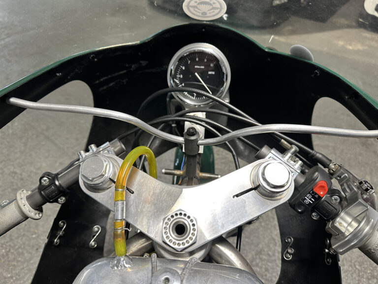 Matchless G50 Seeley Minnovation Racing - Classic Motorbikes